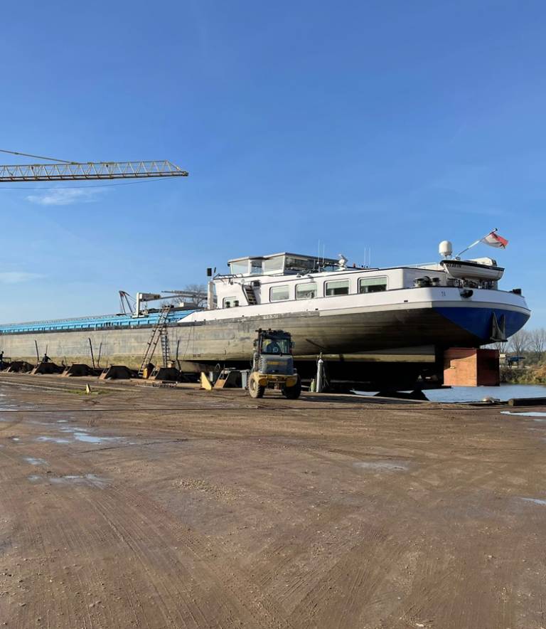 Home | Scheepswerf Maasbracht | Scheepswerf en machinefabriek